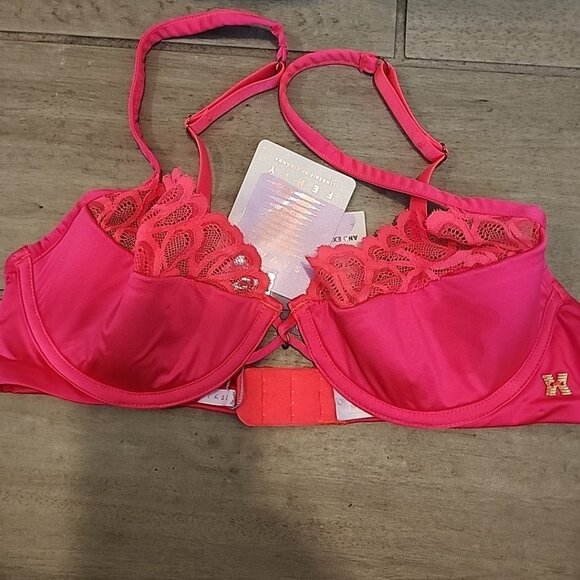 Savage | Intimates & Sleepwear | Nwt Savage Fenty X Bra 34b Hot Pink ...